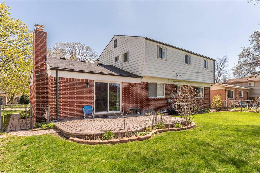 14211 Blackburn Street, Livonia, MI 48154 | MLS# 81024020438 | @properties