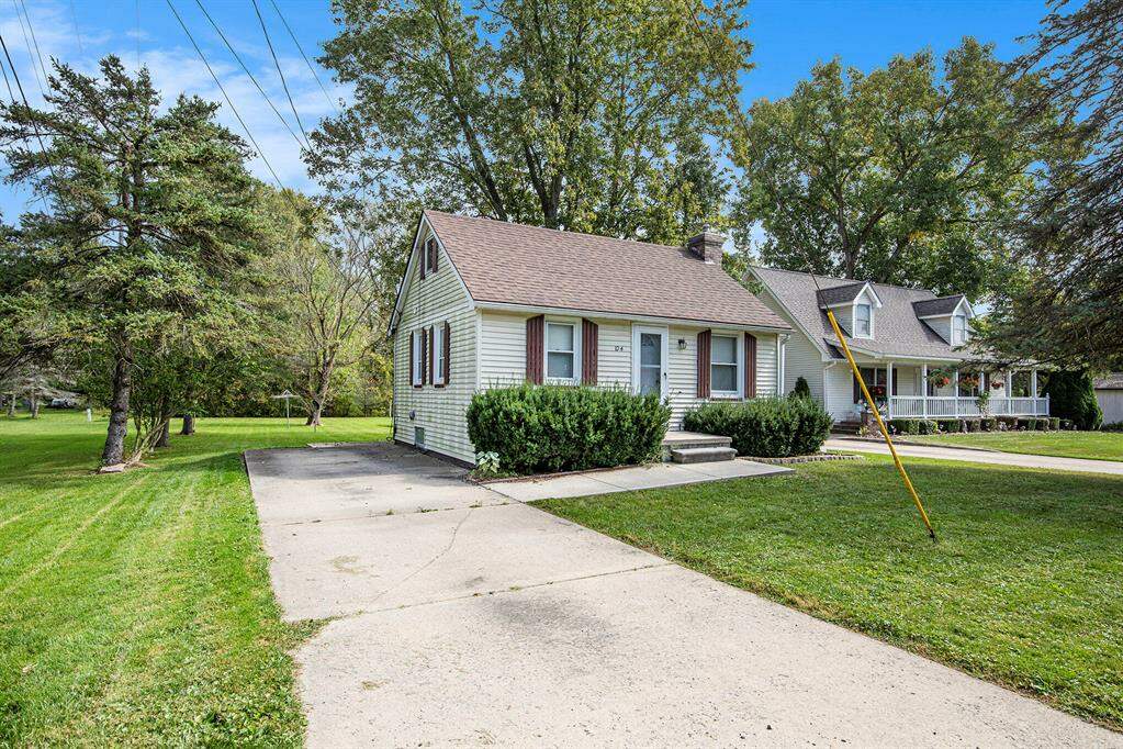 104 S Lester Street, Capac Vlg, MI 48014 | MLS# 81024050407 ...