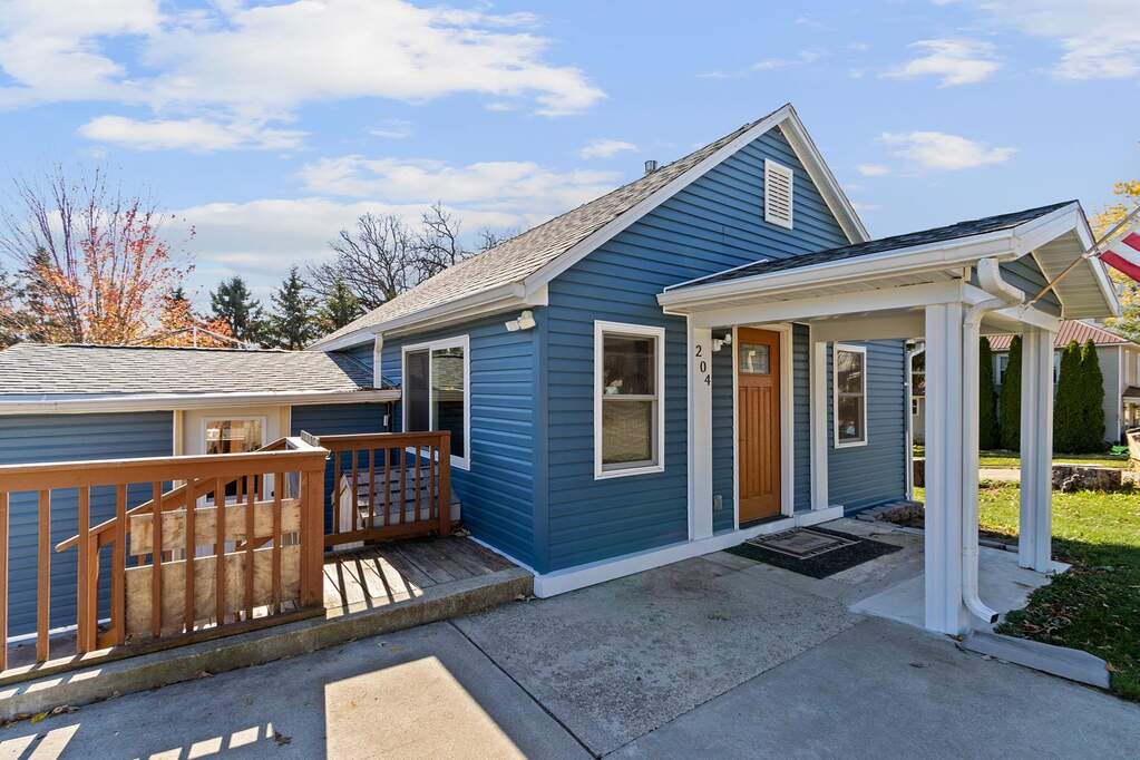 204 Jones Street, Cambria, WI 53923 | MLS# 1966658 | @properties SE ...
