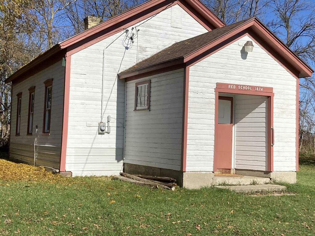 W8304 Peters Road, Sharon, WI 53585 | MLS# 1967914 | @properties SE ...