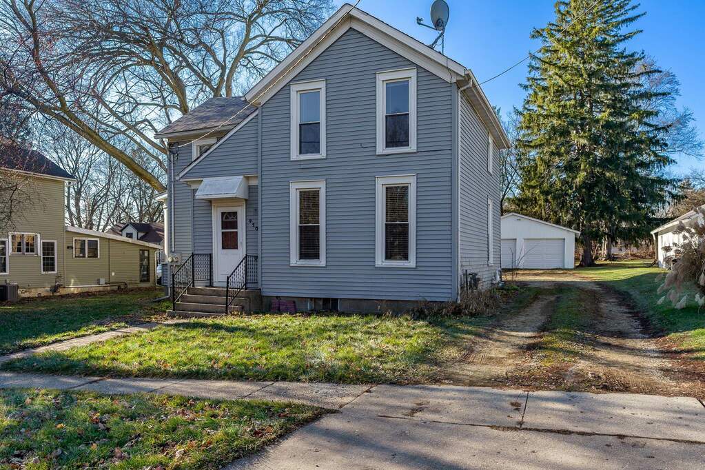 410 Allen Street, Clinton, WI 53525 | MLS# 1968618 | @properties SE ...