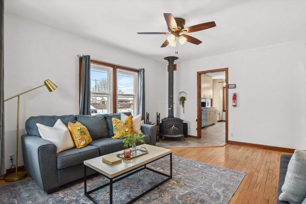 2602 Commercial Avenue, Madison, WI 53704 | MLS# 1969133 | @properties ...