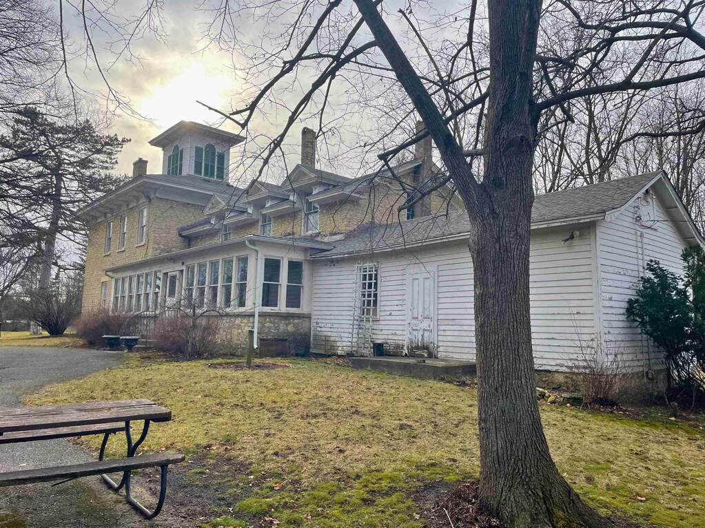 2149 St Lawrence Avenue, Beloit, WI 53511 | MLS# 1969339 | @properties ...