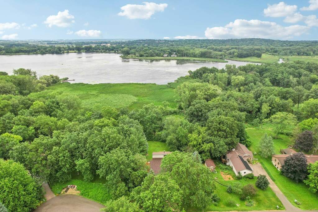 5103 Caton Lane, Waunakee, WI 53597 | MLS# 1971586 | @properties SE ...