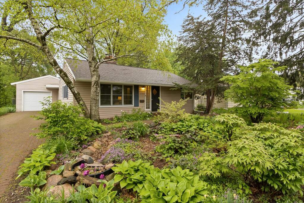 221 N Meadow Lane, Madison, WI 53705 | MLS# 1976731 | @properties SE ...