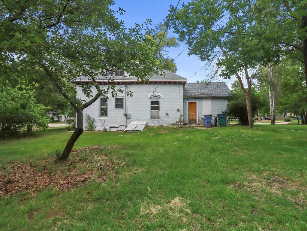 318 W Albert Street, Portage, WI 53901 | MLS# 1976821 | @properties SE ...