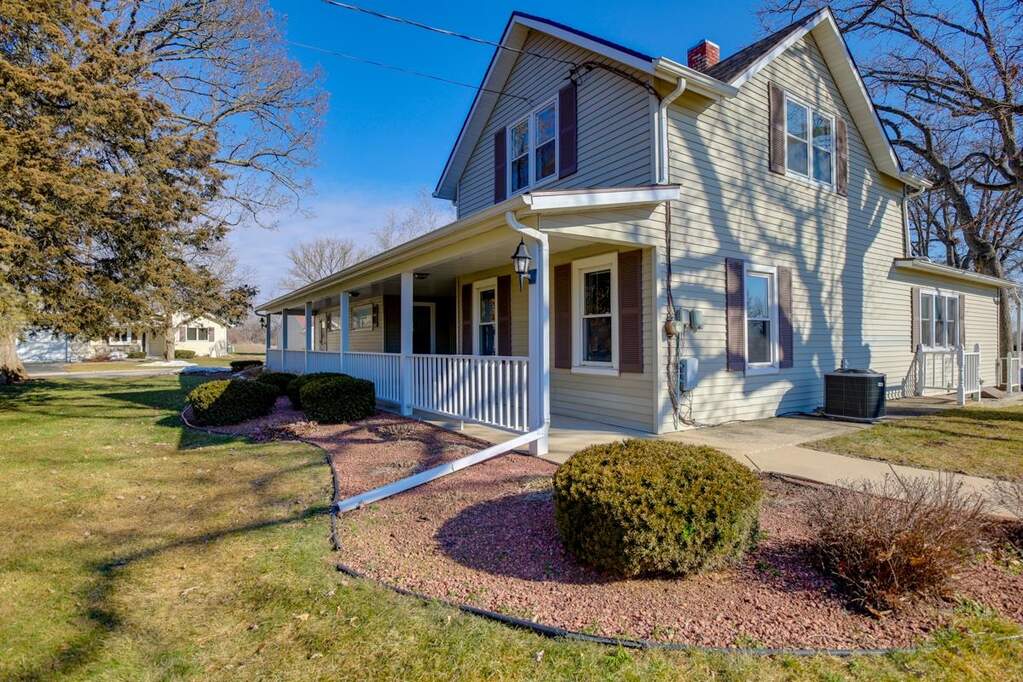 101 Oxford Lane, Cambridge, WI 53523 | MLS# 1977103 | @properties SE ...
