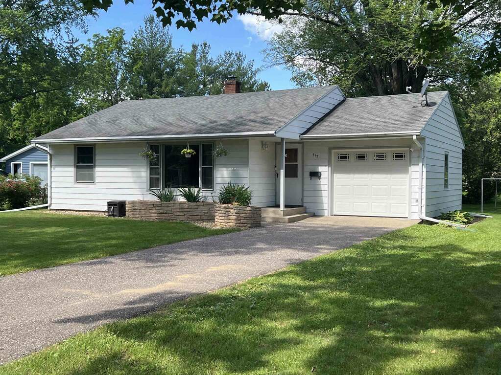 317 Church Street, Wisconsin Dells, WI 53965 | MLS# 1979293 ...