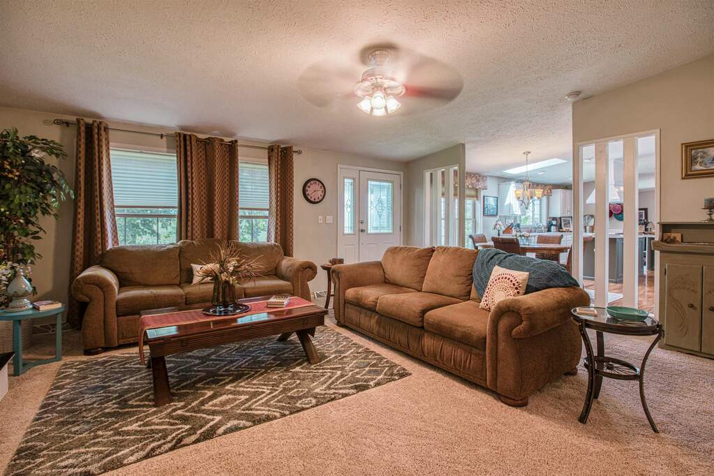 323 Edison Road, Hazel Green, WI 53811 | MLS# 1980929 | @properties SE ...