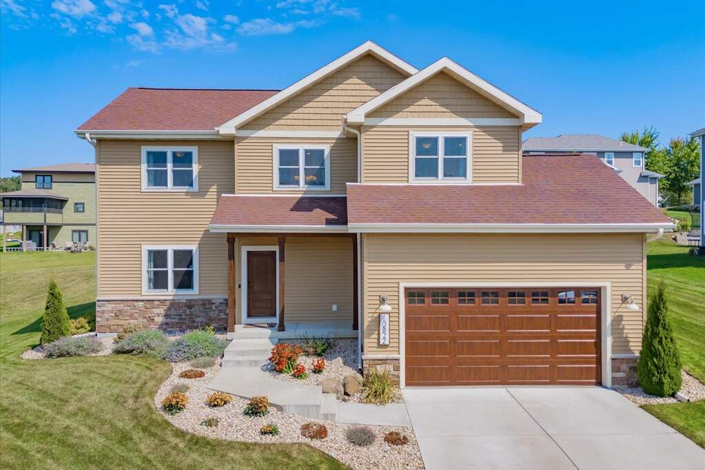 10822 Hannah Lane, Blue Mounds, WI 53517 | MLS# 1984477 | @properties ...