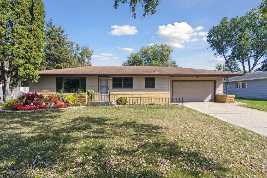 211 Mohawk Road, Janesville, WI 53545 | MLS# 1986977 | @properties SE ...