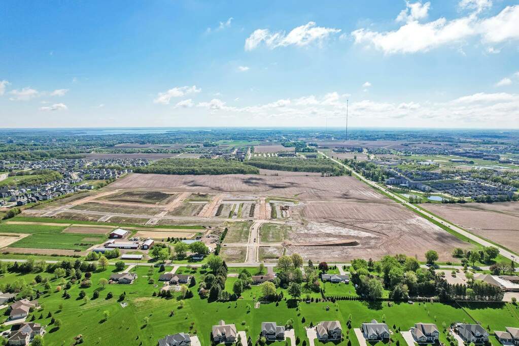 226 Clear Pond Way, Verona, WI 53593 | MLS# 1987814 | @properties SE ...