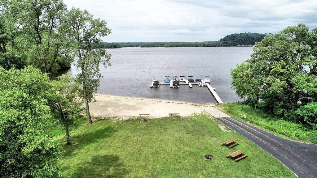 26-4 S Gillette Drive, Wisconsin Dells, WI 53965 | MLS# 1988958 ...