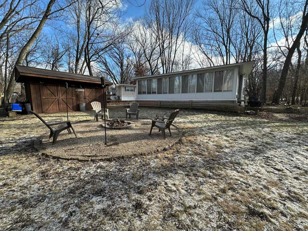 523 Sunset Circle, Edgerton, WI 53534 | MLS# 1991342 | @properties SE ...