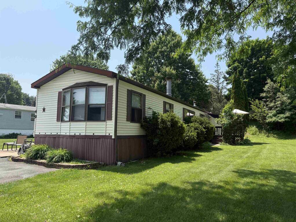 49 Fawn Drive, Wisconsin Dells, WI 53913 | MLS# 2001927 | @properties ...