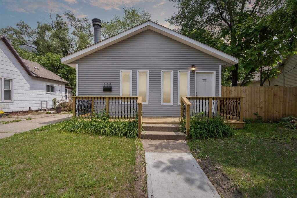 115 Moore Street, Beloit, WI 53511 | MLS# 2002122 | @properties SE ...