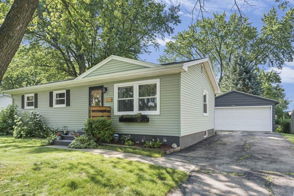 4513 Turquoise Lane, Madison, WI 53714 | MLS# 2003450 | @properties SE ...