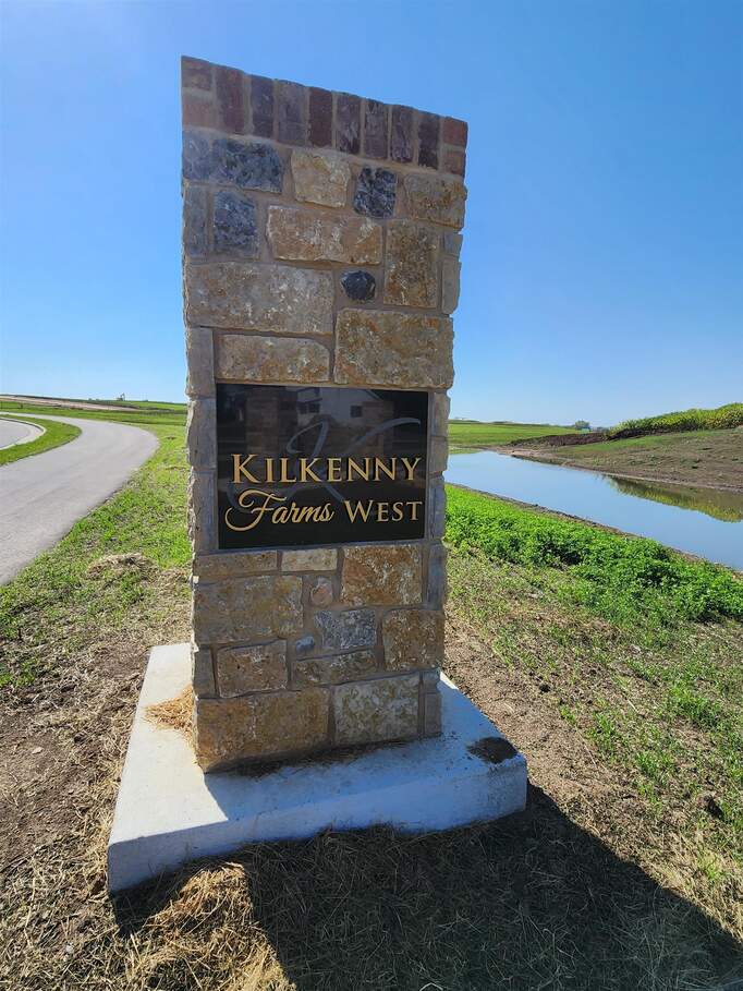 1602 Fred Schunk Court, Waunakee, WI 53597 | MLS# 2009241 | @properties ...