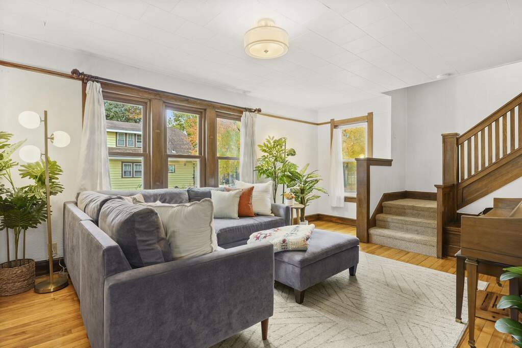 2502 E Mifflin Street, Madison, WI 53704 | MLS# 2010440 | @properties ...