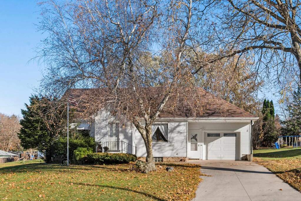 534 S Margaret Street, Markesan, WI 53946 | MLS# 2012285 | @properties ...