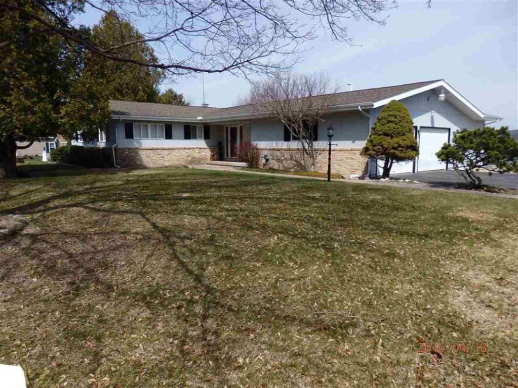 4554 Crescent Beach Road, Onekama, MI 49675 | MLS# 16018660 ...