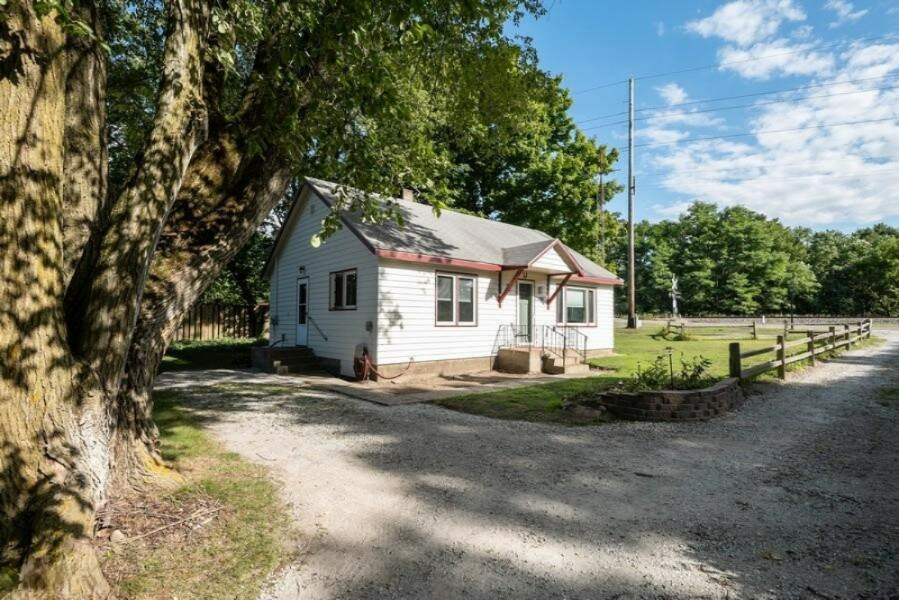 13689 Shamrock Lane, Harbert, MI 49115 | MLS# 20007914 | @properties SW ...