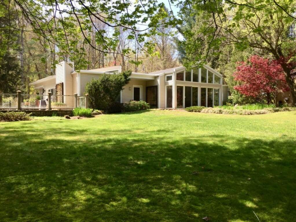 13870 Rea Avenue, Harbert, MI 49115 | MLS# 20016938 | @properties SW ...