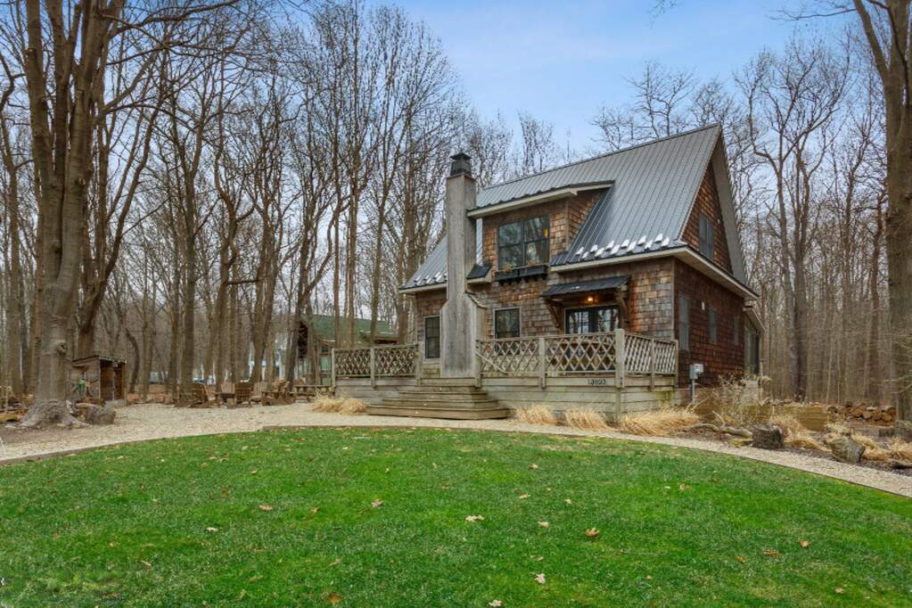 13823 Suns End Road, Harbert, MI 49115 | MLS# 20051091 | @properties SW ...