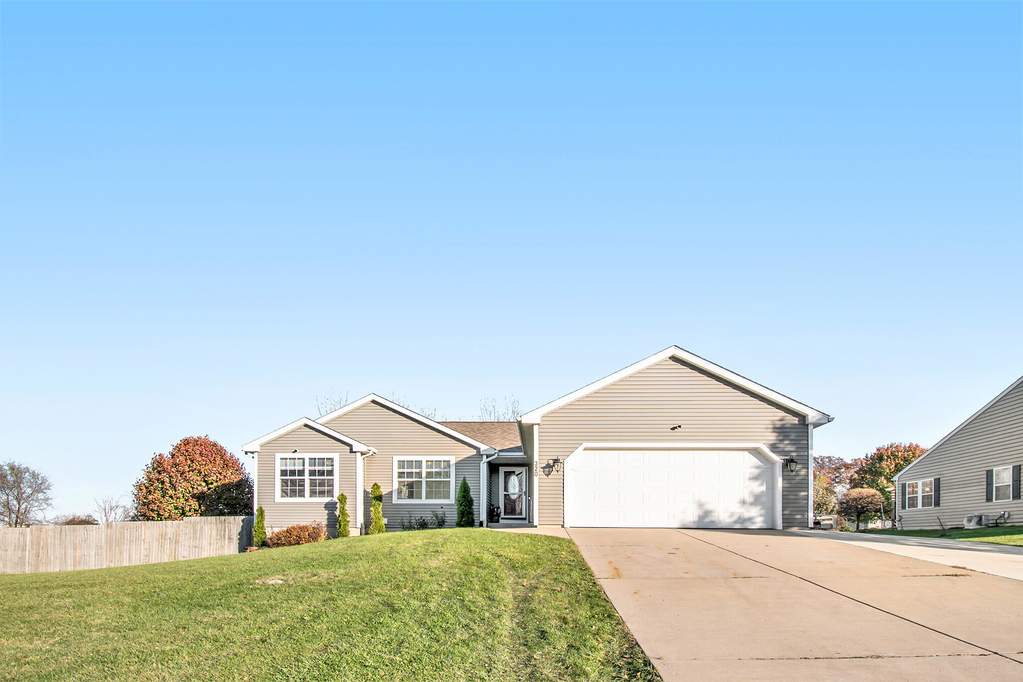 320 Catera Court, Springfield, MI 49037 | MLS# 21116240 | @properties ...