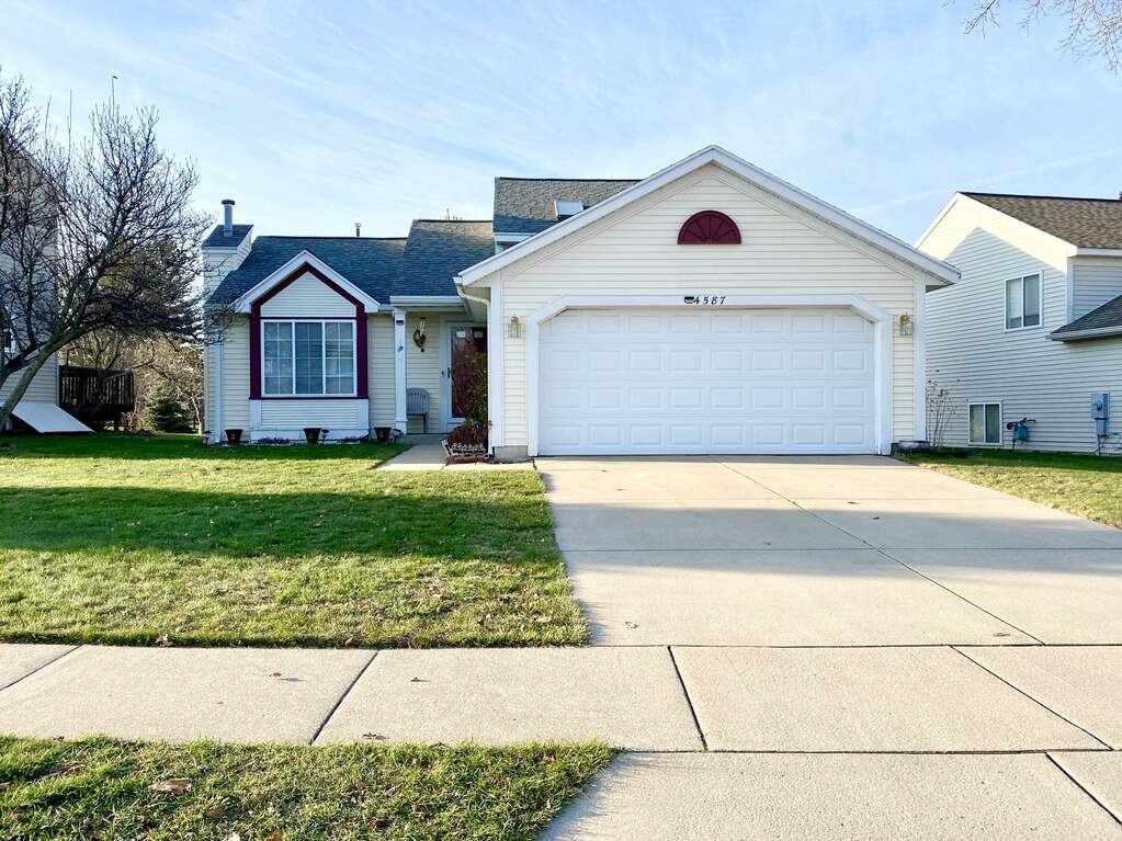 4587 Country Hill Drive Se, Kentwood, MI 49512 | MLS# 22049382 ...