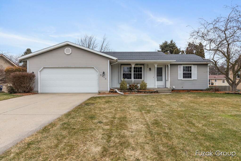 2515 Angela Street, Jenison, MI 49428 | MLS# 23005392 | @properties SW ...