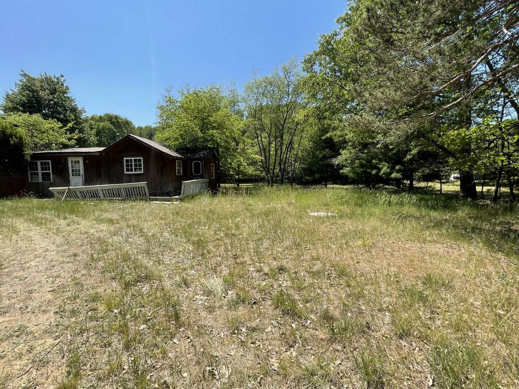 7745 Carlson Court, Montague, MI 49437 | MLS# 23018229 | @properties SW ...