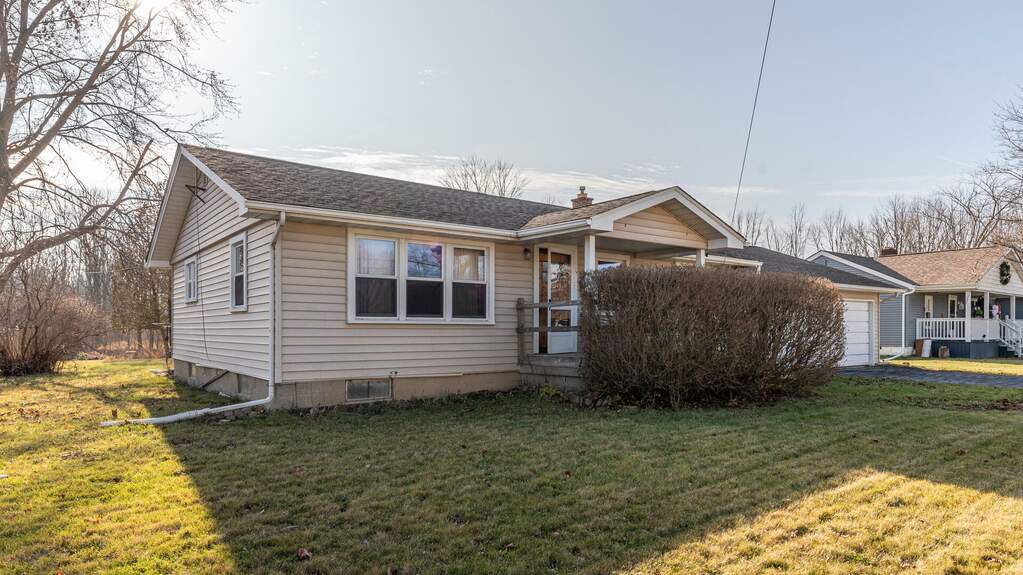 20315 Huron River Drive, Rockwood, MI 48173 | MLS# 23144479 | @properties