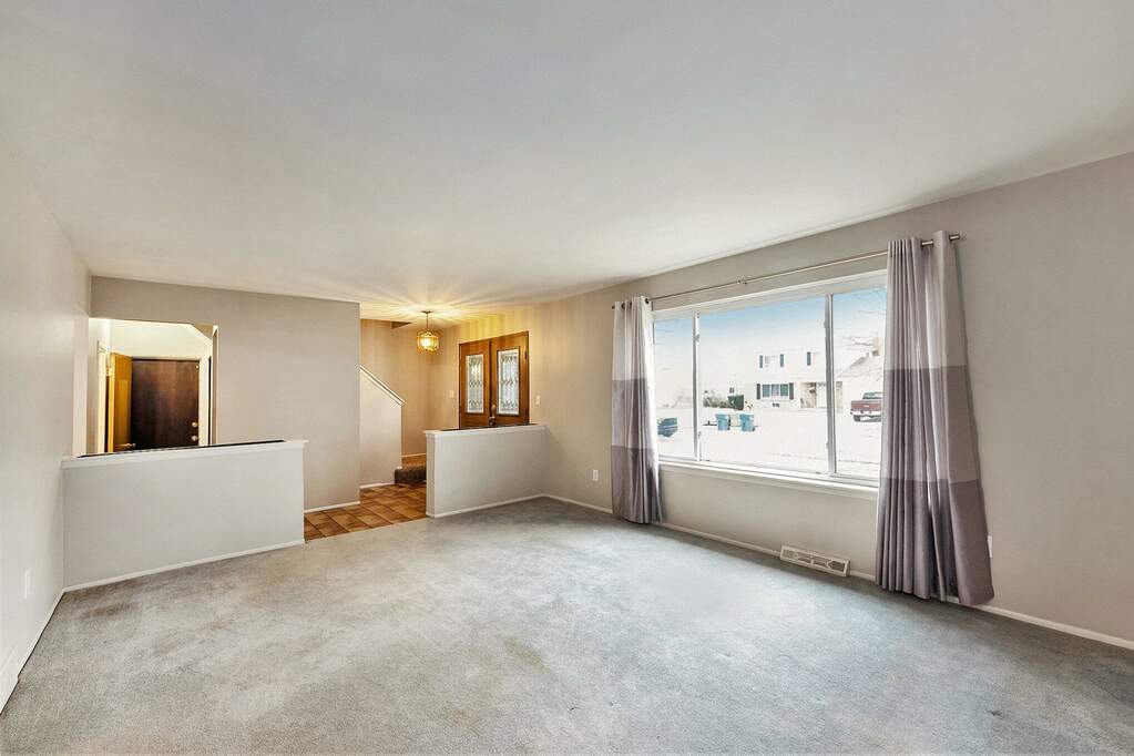 29258 Walker Drive, Warren, MI 48092 | MLS# 24002708 | @properties SW ...