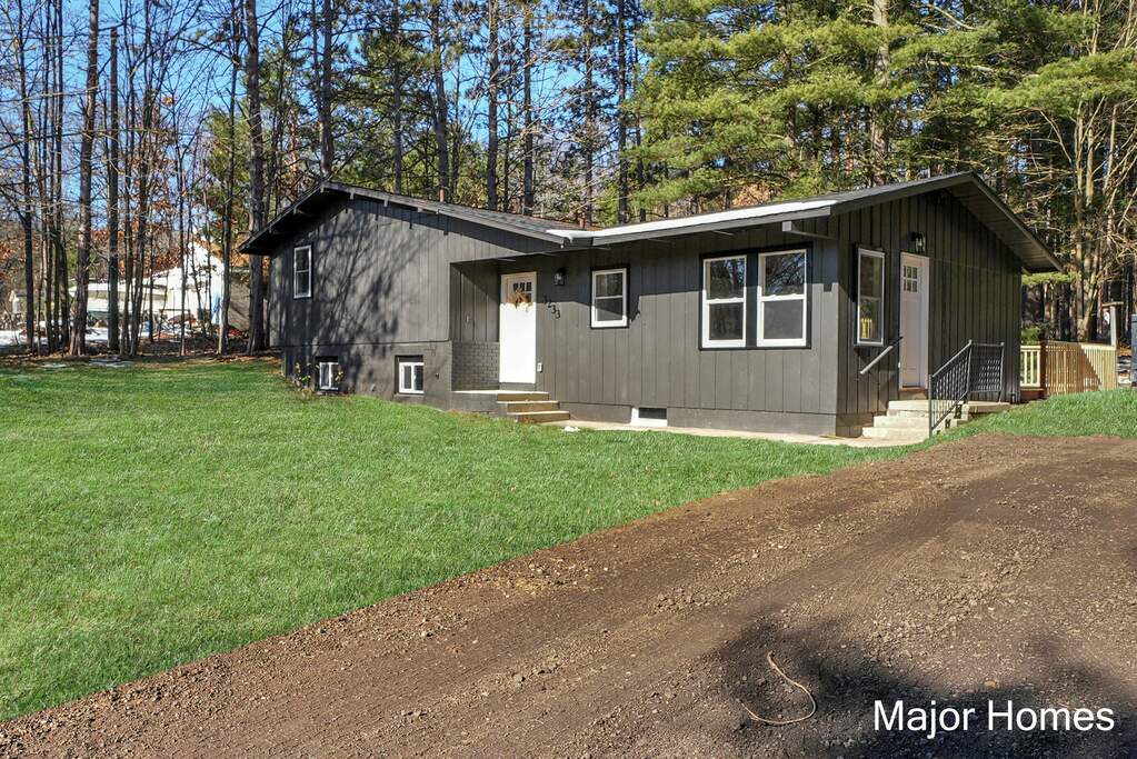 3233 13 Mile Road Ne, Rockford, MI 49341 | MLS# 24006200 | @properties ...
