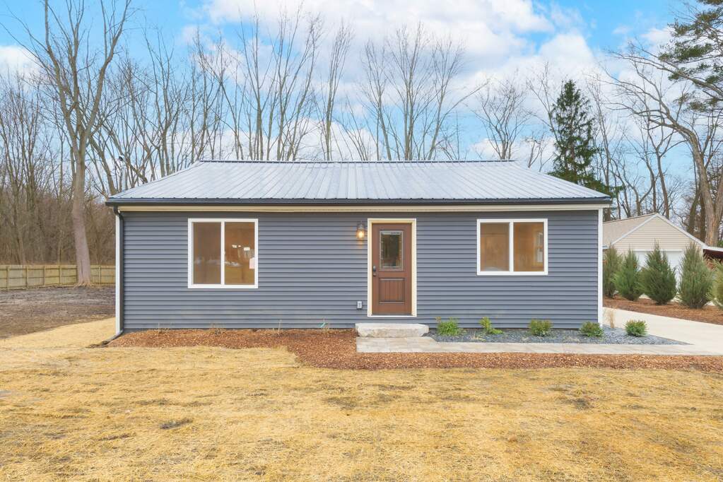 319 E Arlington Street, Bangor, MI 49013 | MLS# 24007924 | @properties ...