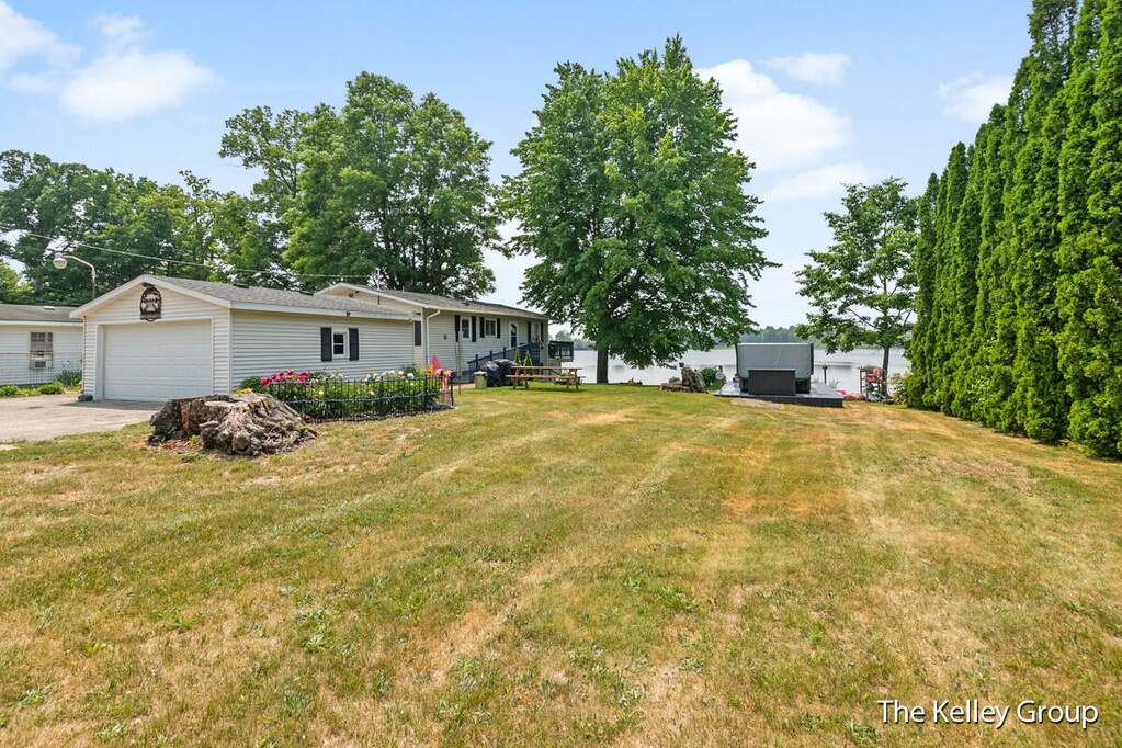 4991 Lakeview Drive, Coral, MI 49322 | MLS# 24009363 | @properties SW ...