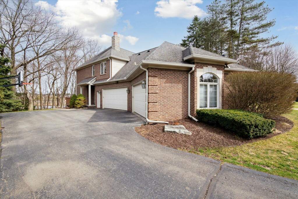 5281 River Ridge Drive, Brighton, MI 48116 | MLS# 24012874 ...