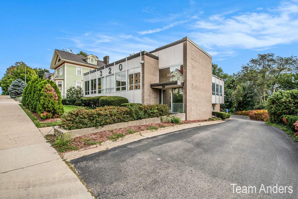 320 Fulton Street E, Grand Rapids, MI 49503 | MLS# 24014502 ...