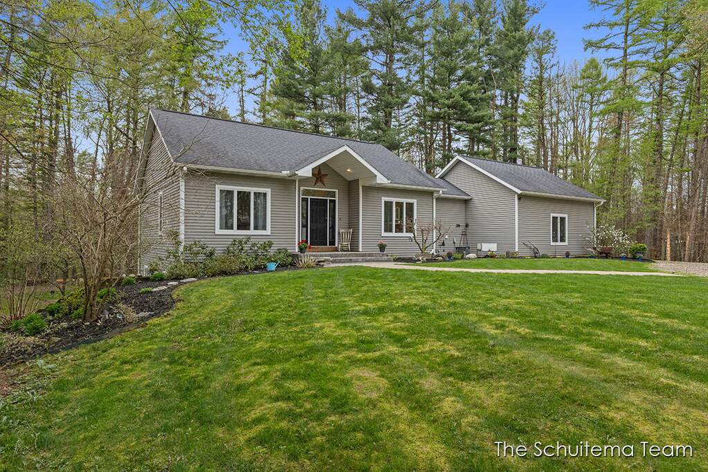 09122 32nd Street, Gobles, MI 49055 | MLS# 24019080 | @properties SW ...