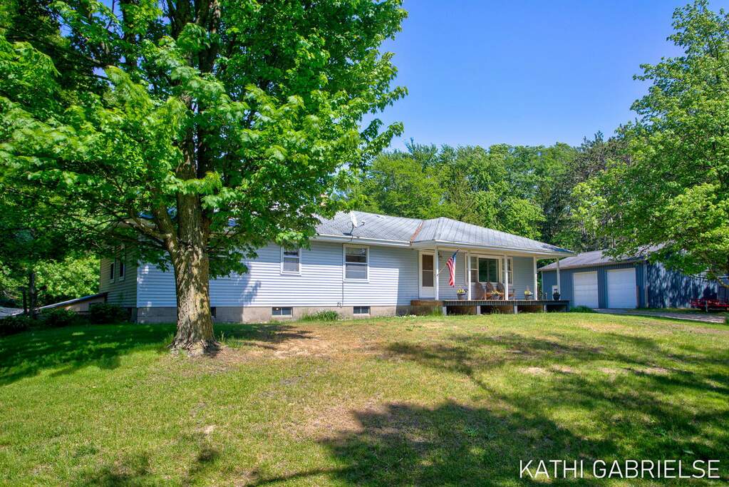 12484 W Olive Road, Grand Haven, MI 49417 | MLS# 24026100 | @properties ...