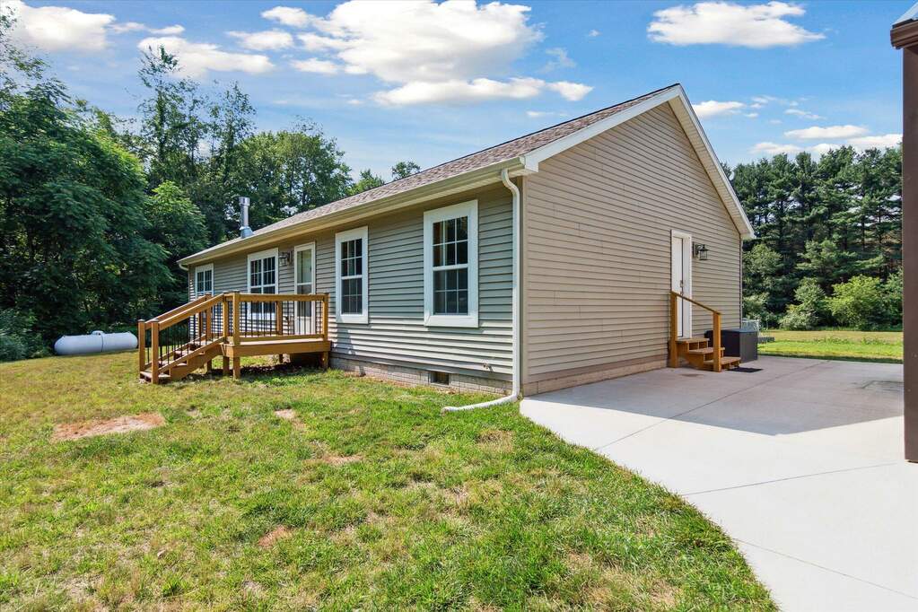 4764 Fishville Road, Grass Lake, MI 49240 | MLS# 24032271 | @properties ...