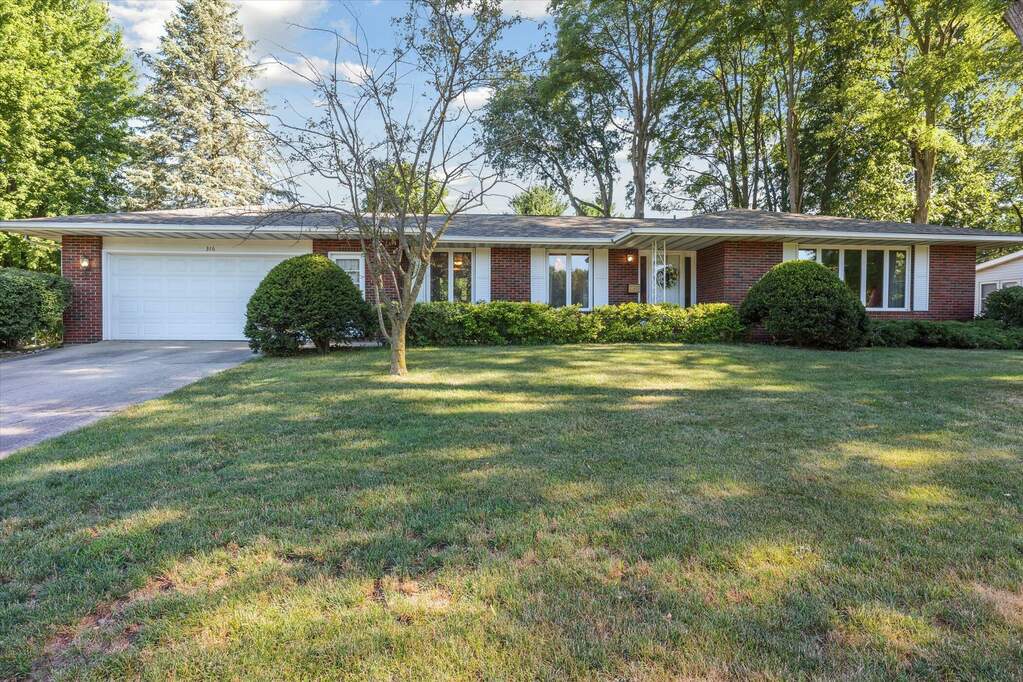 316 W Prairie Ronde Street, Dowagiac, MI 49047 | MLS# 24033180 ...