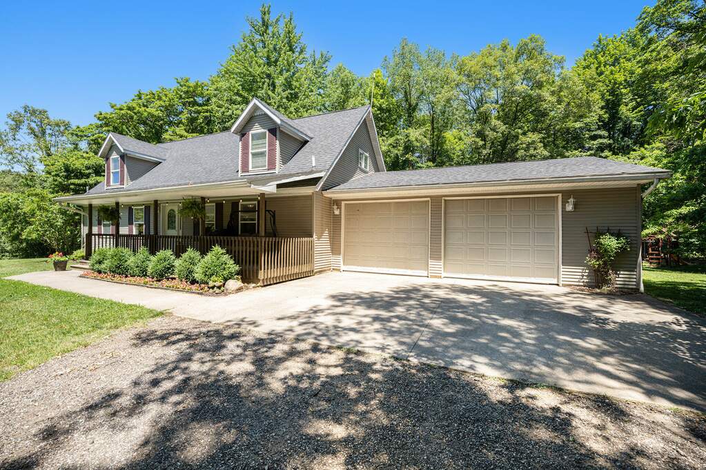 11803 Hoffman Road, Three Rivers, MI 49093 | MLS# 24033407 ...