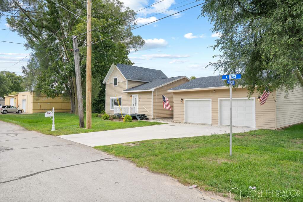 225 N West Street, Carson City, MI 48811 | MLS# 25045844 | @properties ...