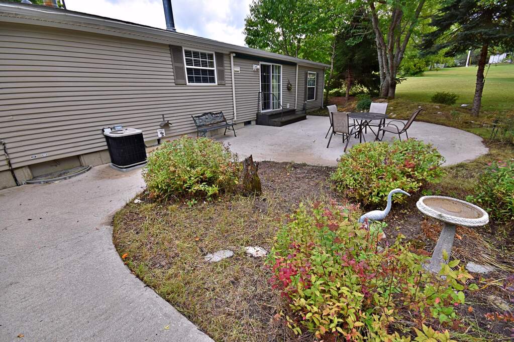 6138 Cedar Drive Drive, Cadillac, MI 49601 | MLS# 25045916 ...