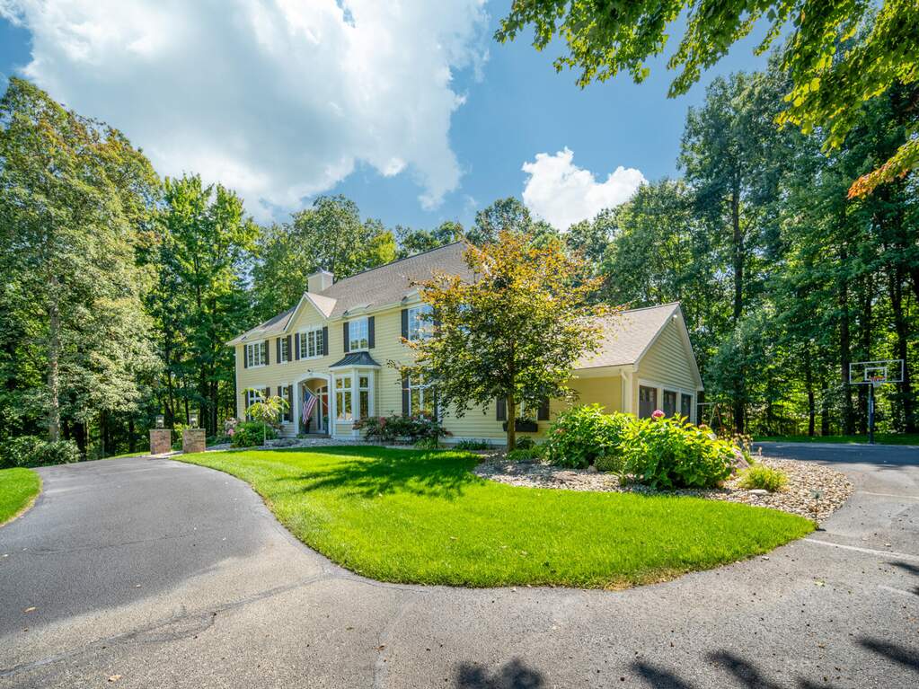 4608 Old Grand River Trail Ne, Ada, MI 49301 | MLS# 25048392 ...