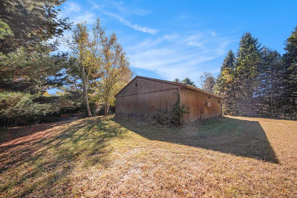 11480 North Adams Road, North Adams, MI 49262 | MLS# 25052013 ...