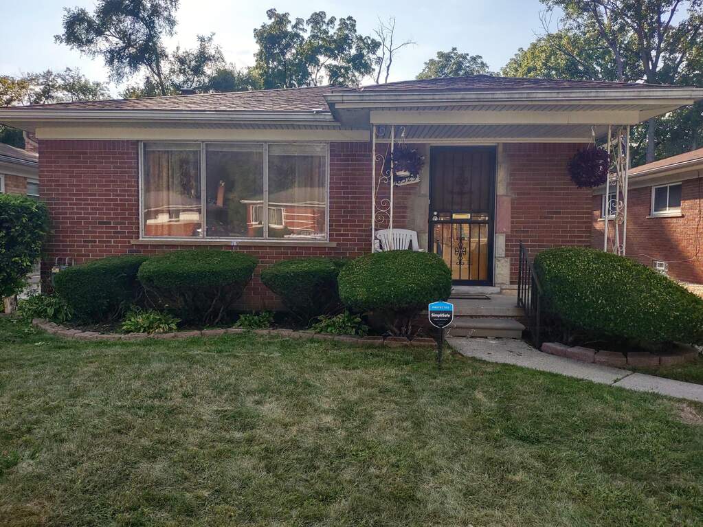 18525 Burt Road, Detroit, MI 48219 | MLS# 25059890 | @properties REMI ...