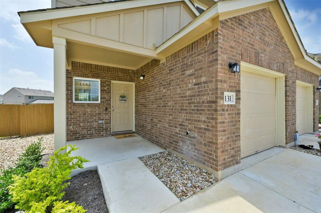 131 Furlong Dr, Georgetown, TX 78626 | MLS# 1129266 | @properties lone ...